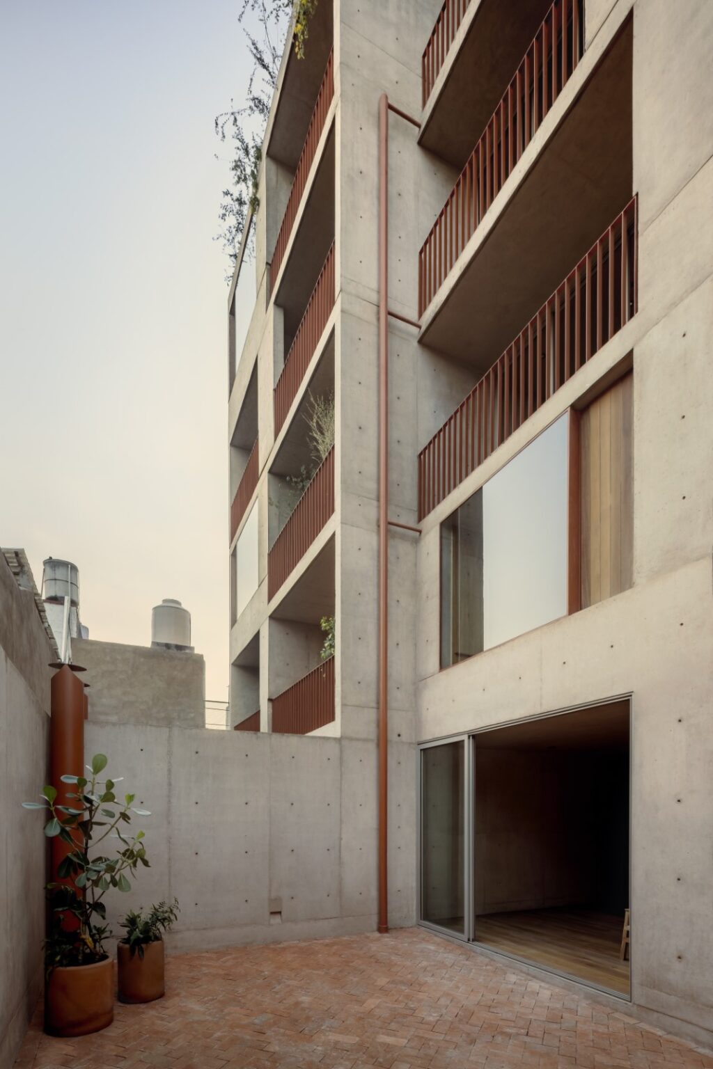 Edificio AM8 - CÉSAR BÉJAR STUDIO